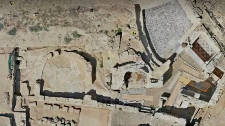 Nuova scoperta nella Domus dei mosaici: a Porto Torres spunta una rara ...
