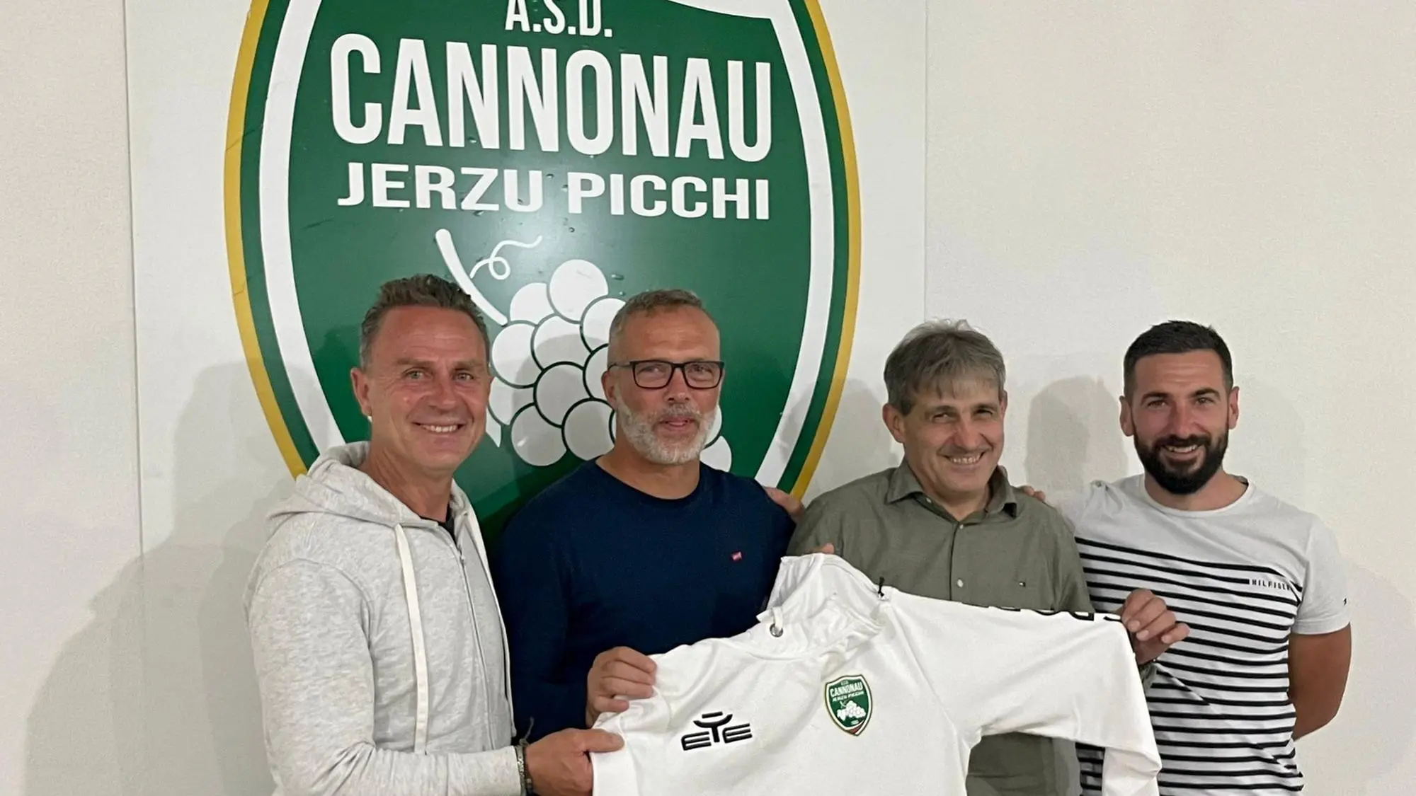 Andrea Piccarreta è il nuovo allenatore del Cannonau Jerzu che punta ...