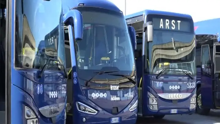 Nuoro, Arst inaugura 20 pullman e “frena” i disagi - L'Unione Sarda.it