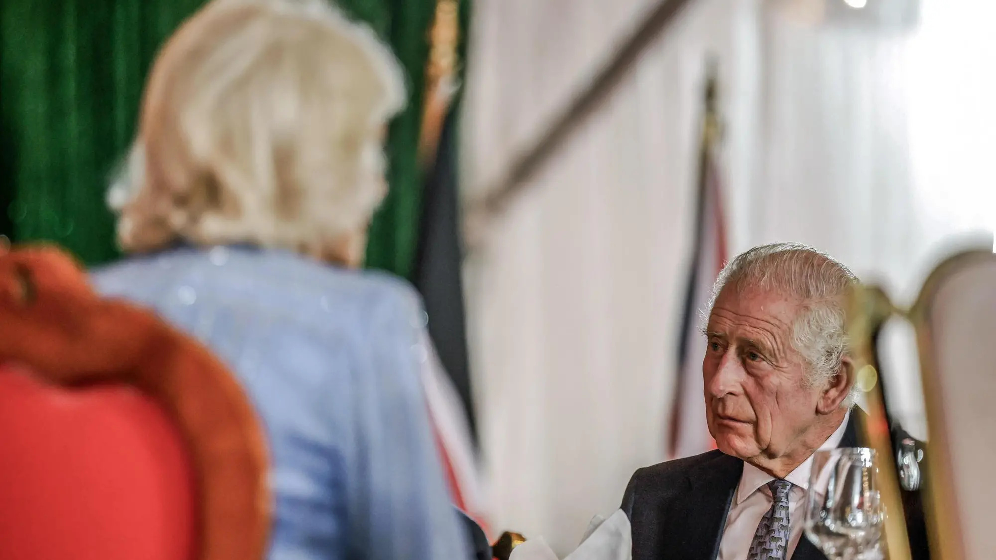 King Charles turns 75, the "relaxing" phone call with Prince Harry
