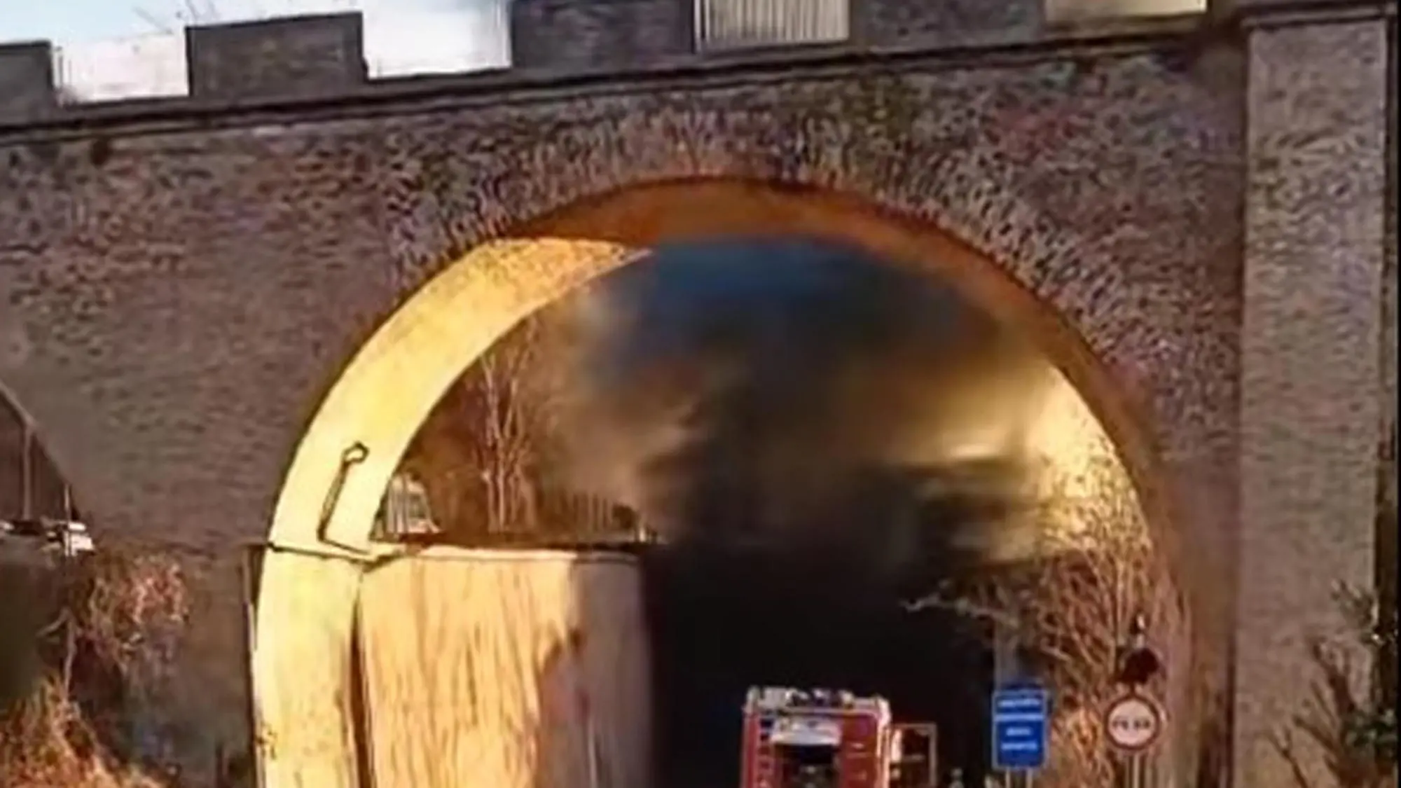 Bus-ambulance collision in tunnel, four dead: the names