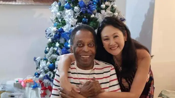 Christmas at home for Pele: on social media the photo with his wife in ...