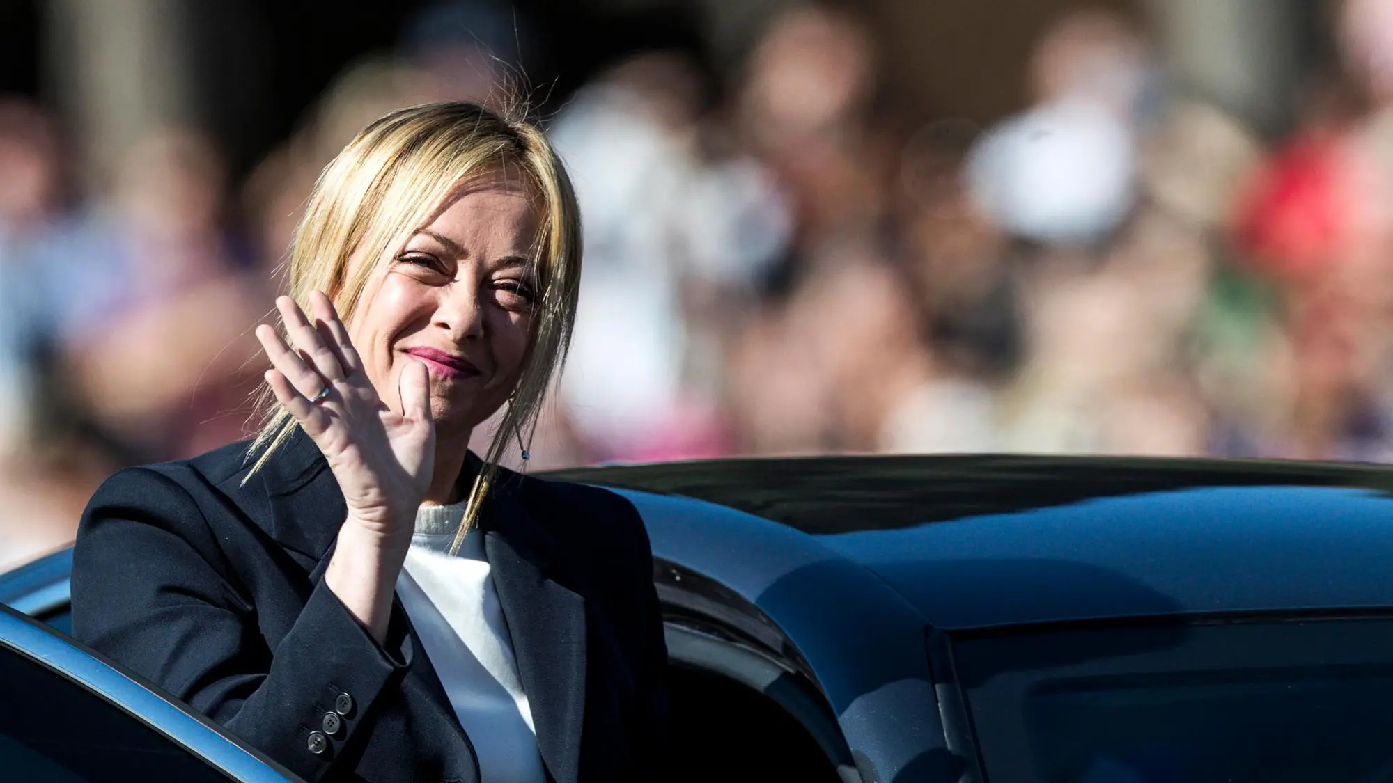 Government controversy and gender variations